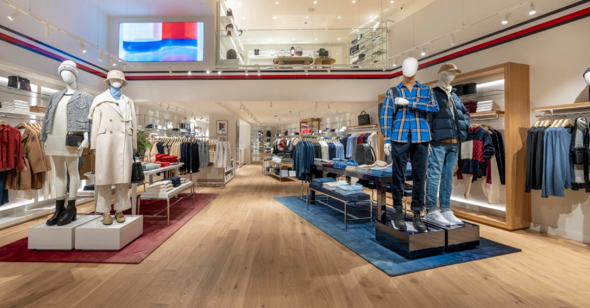 Η ΚΕΡΚΥΡΑ ΥΠΟΔΕΧΕΤΑΙ ΤΟ ΝΕΟ ΚΑΤΑΣΤΗΜΑ TOMMY HILFIGER - Boussias News